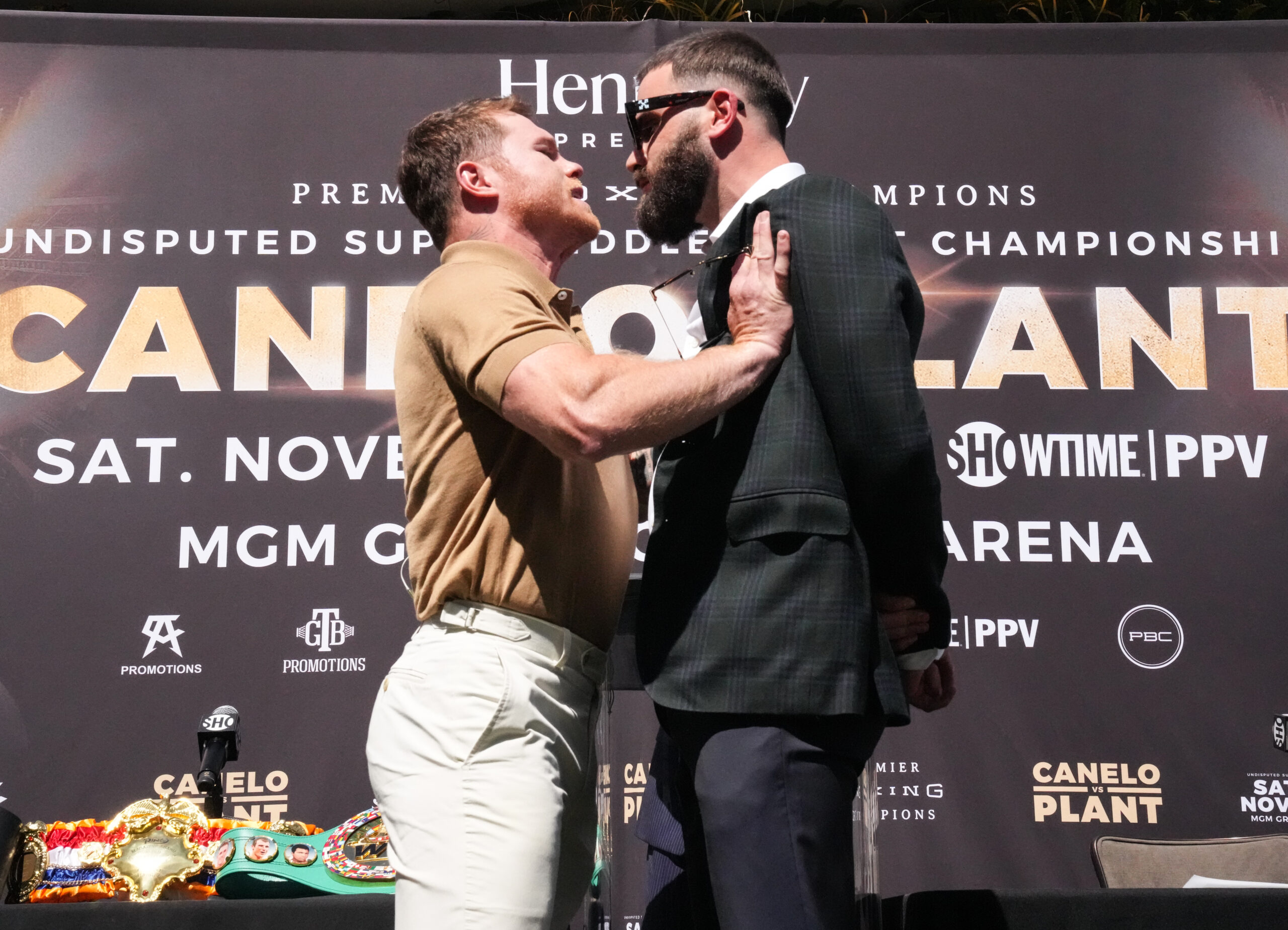Canelo leaves Plant with bleeding eye after intense press conference brawl